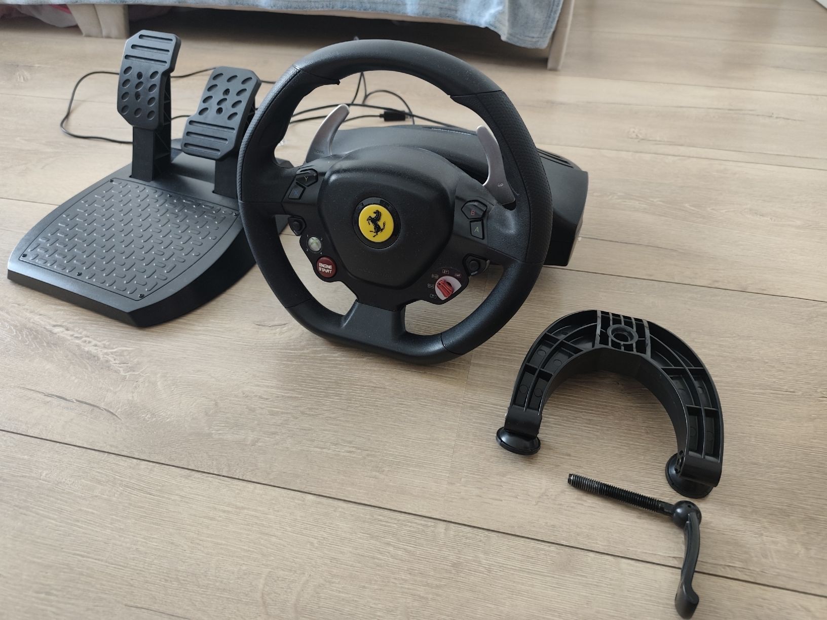 Thrustmaster Ferrari Racing Wheel - Xbox 360 and Windows (Gebraucht) in ...