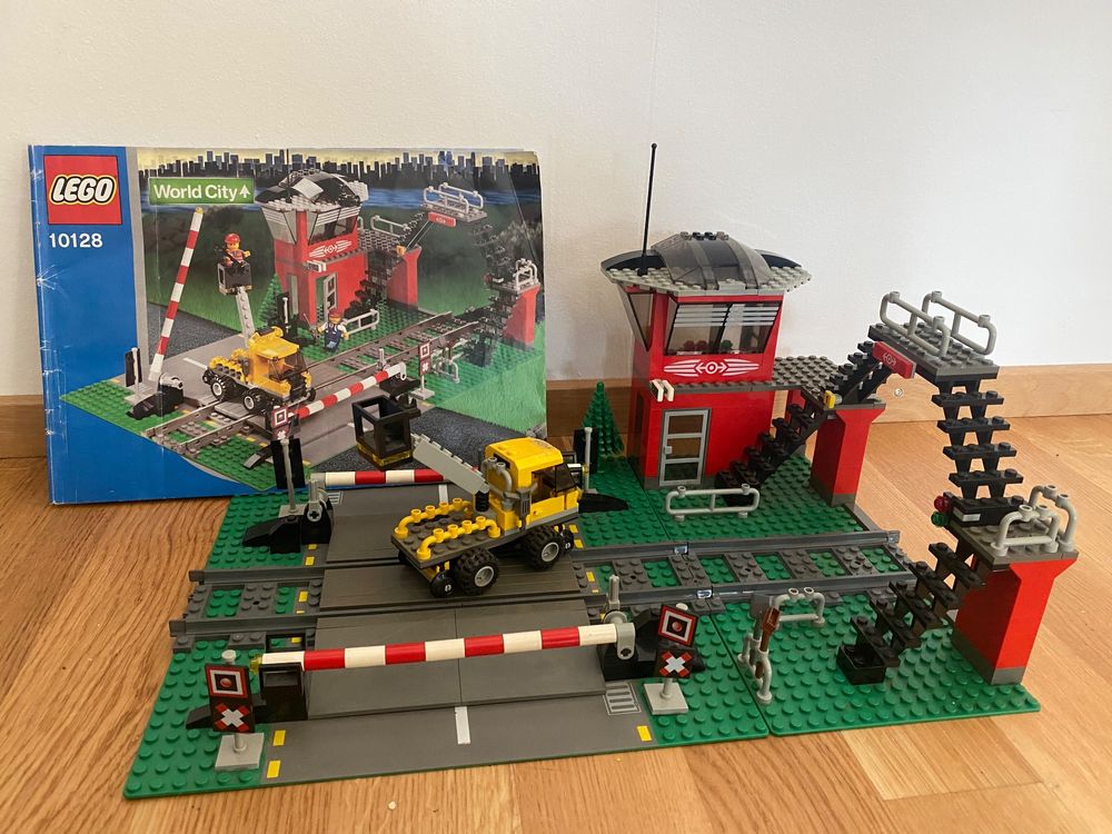 LEGO 10128 Bahnübergang mit Schienenfahrzeug | Kaufen auf Ricardo