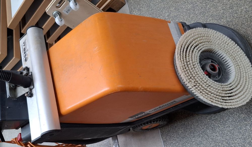 Taski Scheuersaugmaschine Combi 400 (Gebraucht) in Heerbrugg für CHF ...
