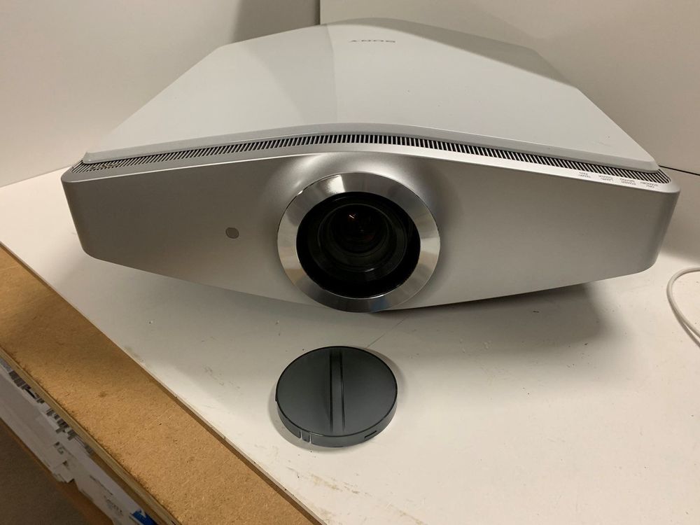 Heimkinoprojektor Sony VPL-VW100 (Gebraucht) in Lenzburg für CHF 200 ...