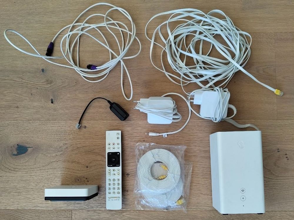 Internet-Box & TV-Box mit Kabeln | Kaufen auf Ricardo