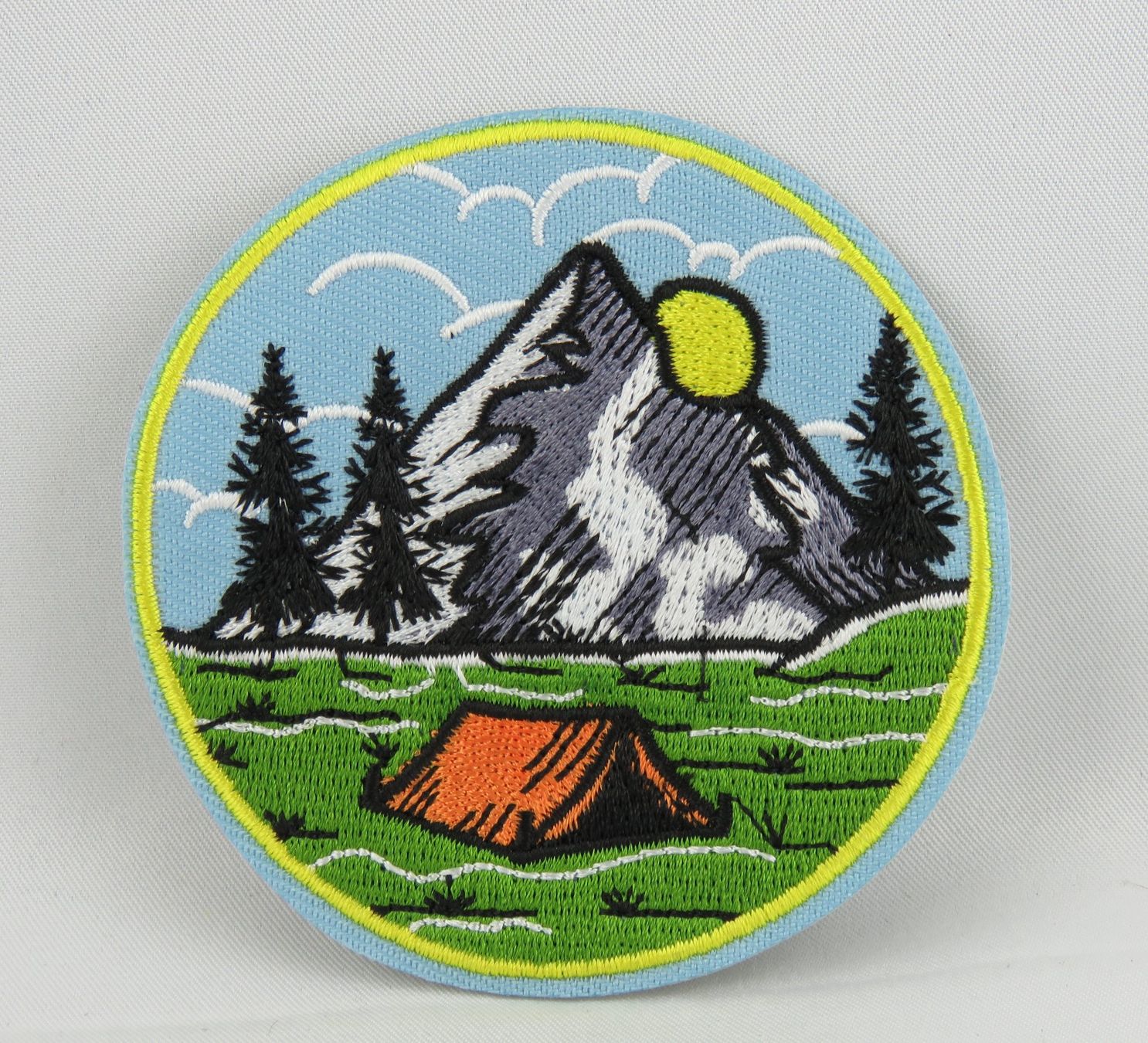 FREE CAMPING - Aufnäher - Aufbügler - Stickerei - 7,5cm Ø (Neu und ...