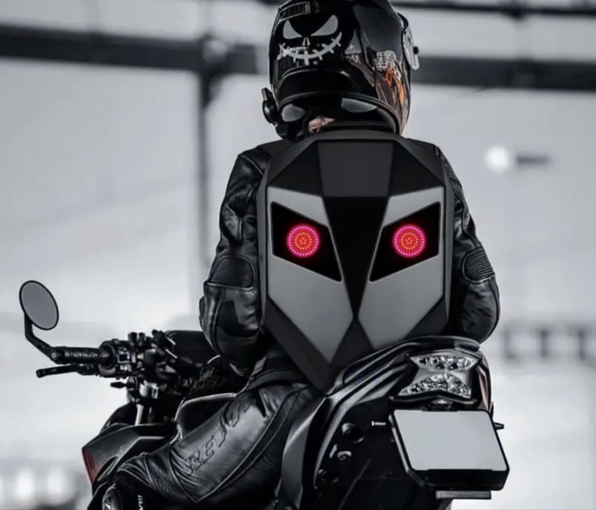 Sac à dos moto futuriste avec LED – Imperméable! 😎 (Neuf avec emballage ...