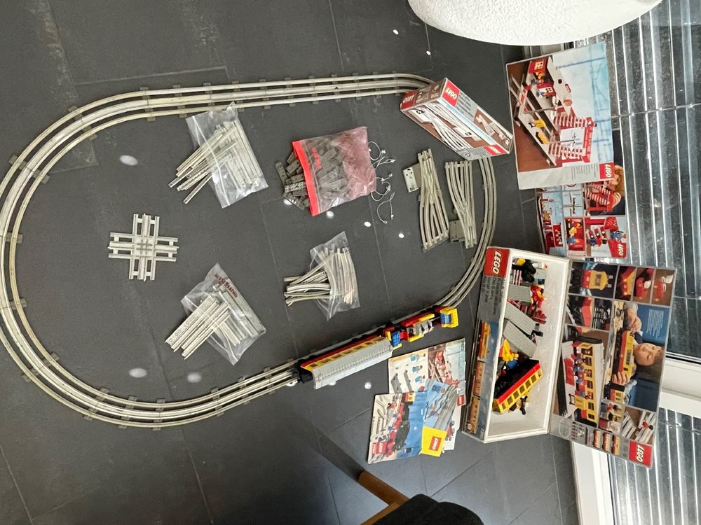 Lego 7740 Elektrischer Zug und 7856 Elektrische Weichen V12 | Kaufen ...