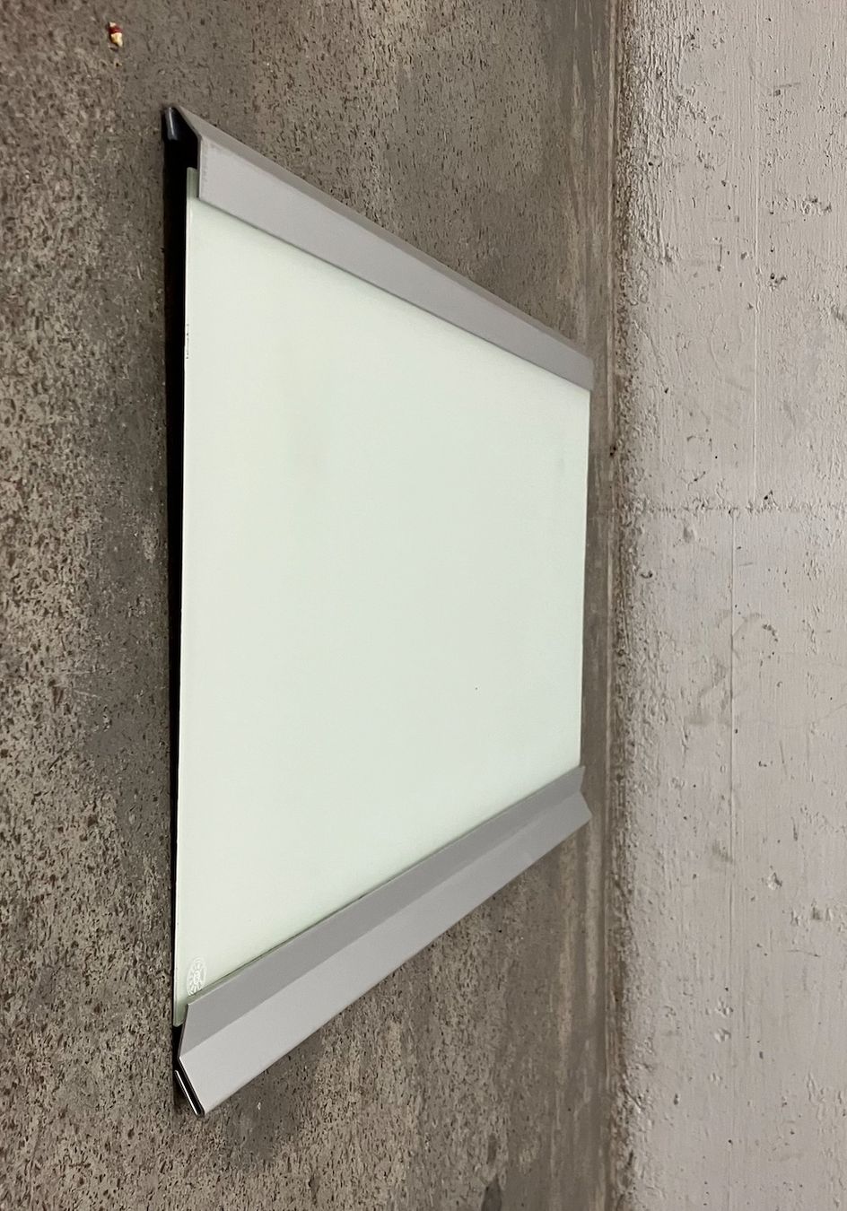 GRATIS . regalsystem . radar . klappfront aus glas (Gebraucht) in ...