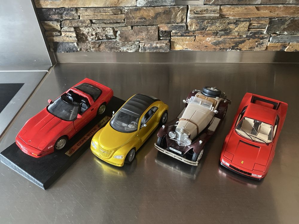 4 Modelautos 1/18 Ferrari Chrysler Mercedes Corvette | Kaufen auf Ricardo