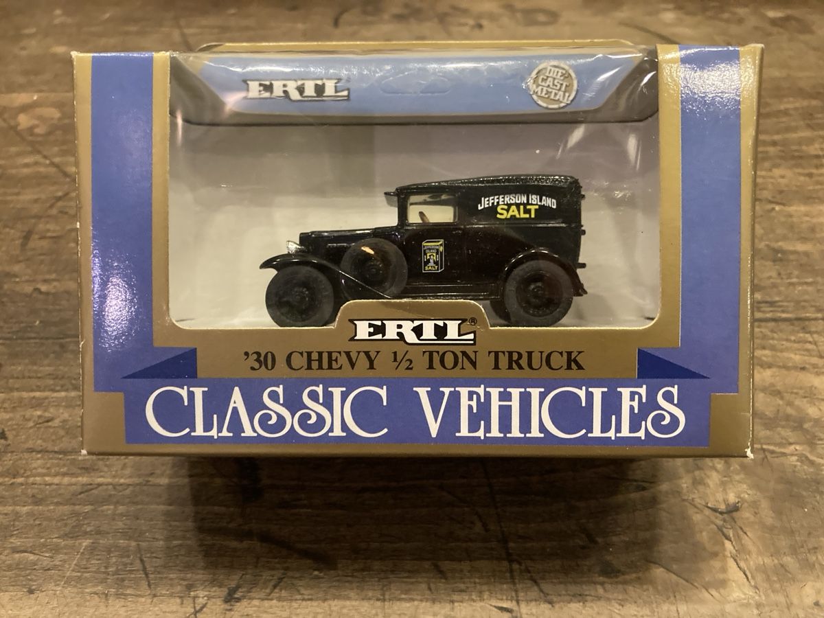 ERTL classic Vehicles '30 Chevy 1/2 Ton Truck (Neu und originalverpackt ...