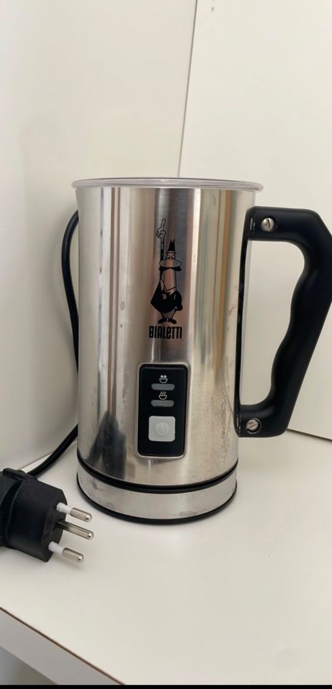 Bialetti Milk Frother - Perfect Froth for Coffee! (Gebraucht) in Baar ...