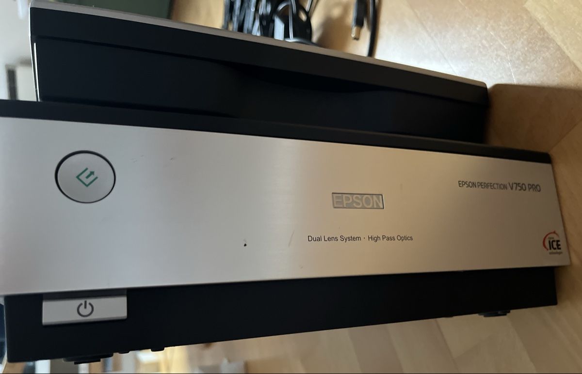 Epson color image scanner V750 PRO (D'occasion) à St-Prex pour CHF 449 ...