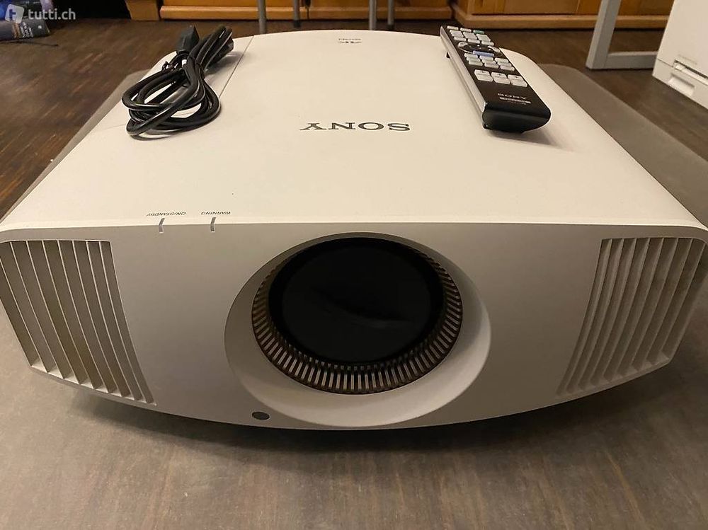 Sony VPL-VW550ES Proiettore 4K USATO | Kaufen auf Ricardo