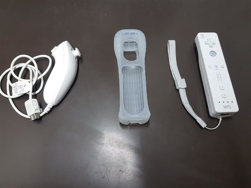 Remote Controller mit Nunchuk Original Nintendo Wii | Kaufen auf Ricardo