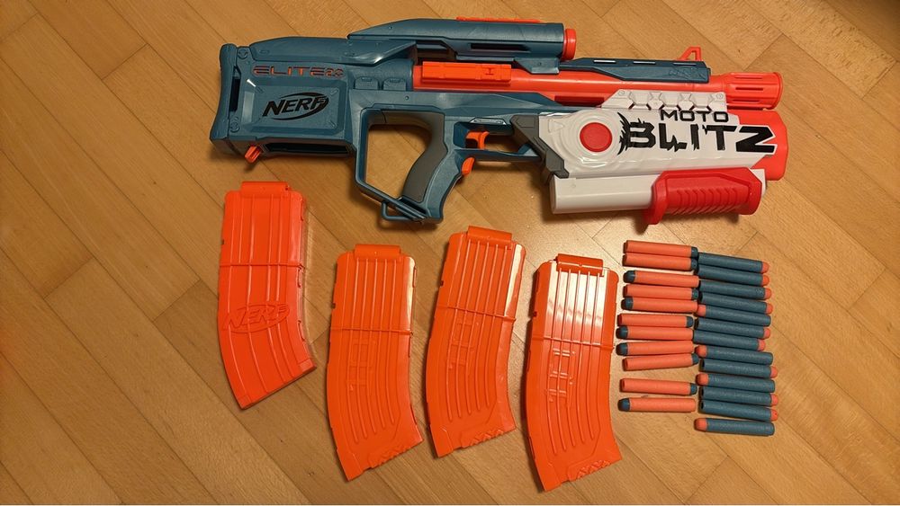 Nerf Moto Blitz inkl. 4 Magazine und Schüsse (Gebraucht) in ...