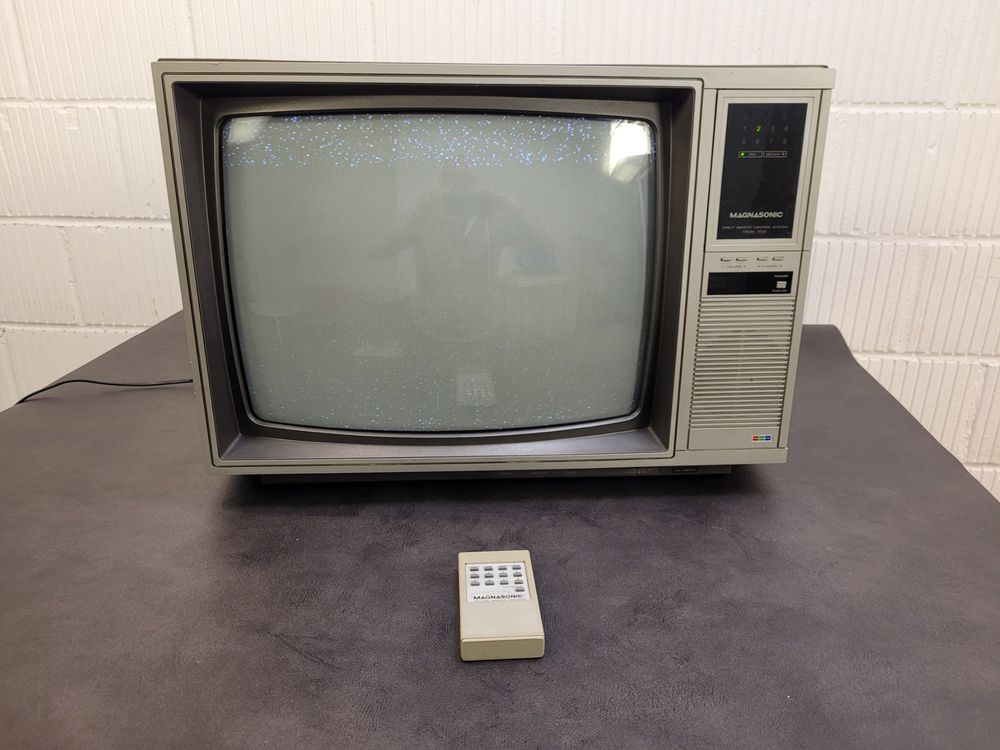 MAGNASONIC 5100 Color Röhren TV Fernseher mit Fernbedienung (Gebraucht ...