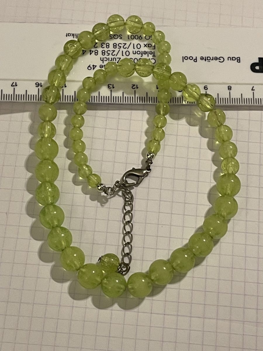Collier vintage vert anis, perles ronde 41 cm +6 cm bon état (D ...