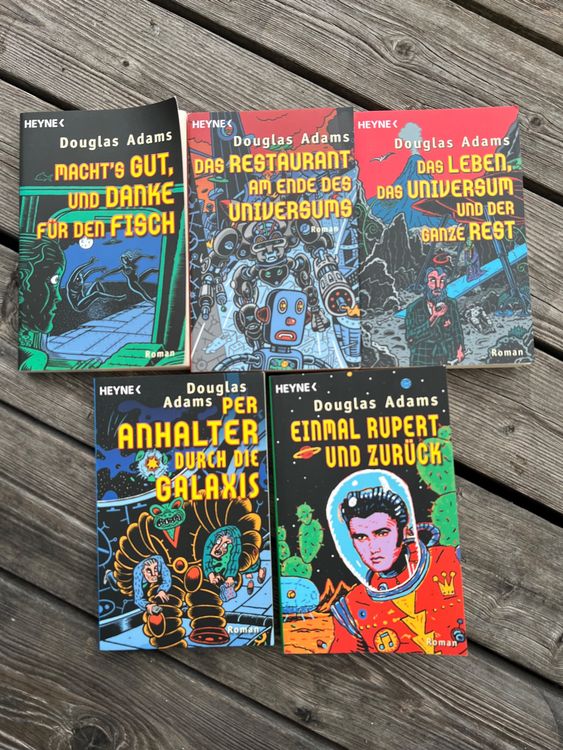 5 Kultbücher: Per Anhalter durch die Galaxis, Douglas Adams | Kaufen ...