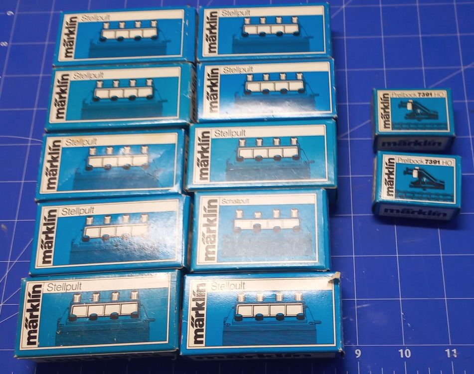 Lot N°13 Pupitre de com., Heurtoir Märklin–7072-77211-77391 | Kaufen ...