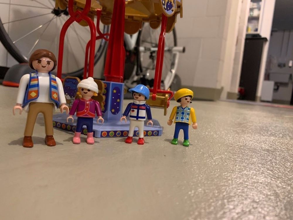 Playmobil 4888 Karussell Weihnachten (Neu (gemäss Beschreibung)) in ...