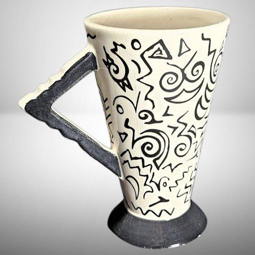 🖤 Speziell geformte Designer-Tasse – Rarität! 🤍💫 (Gebraucht) in Saland ...