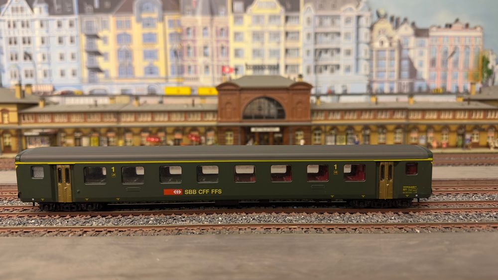 Roco 44329 Personen Einheitswagen 1. Kl SBB H0 (Gebraucht) in Glattpark ...