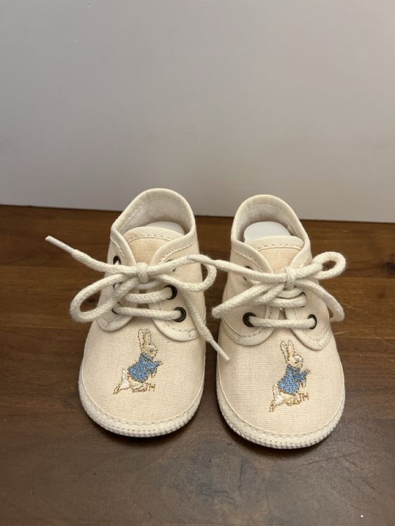 Neue Baby Schuhe mit Peter Hase (Gebraucht) in Altdorf UR für CHF 1 ...