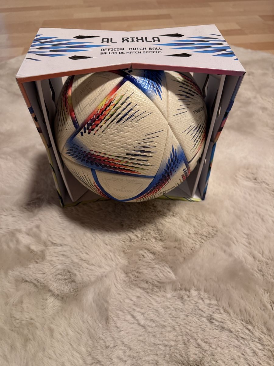 Neuer Adidas Al Rihla Pro WM 2022 Fussball Matchball! (Neu und ...