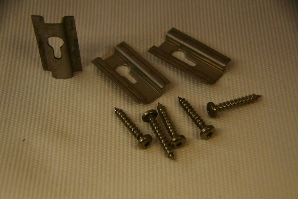 800 CLIPS ACIER INOX pour fixation lames terrasse (Gebraucht) in ...