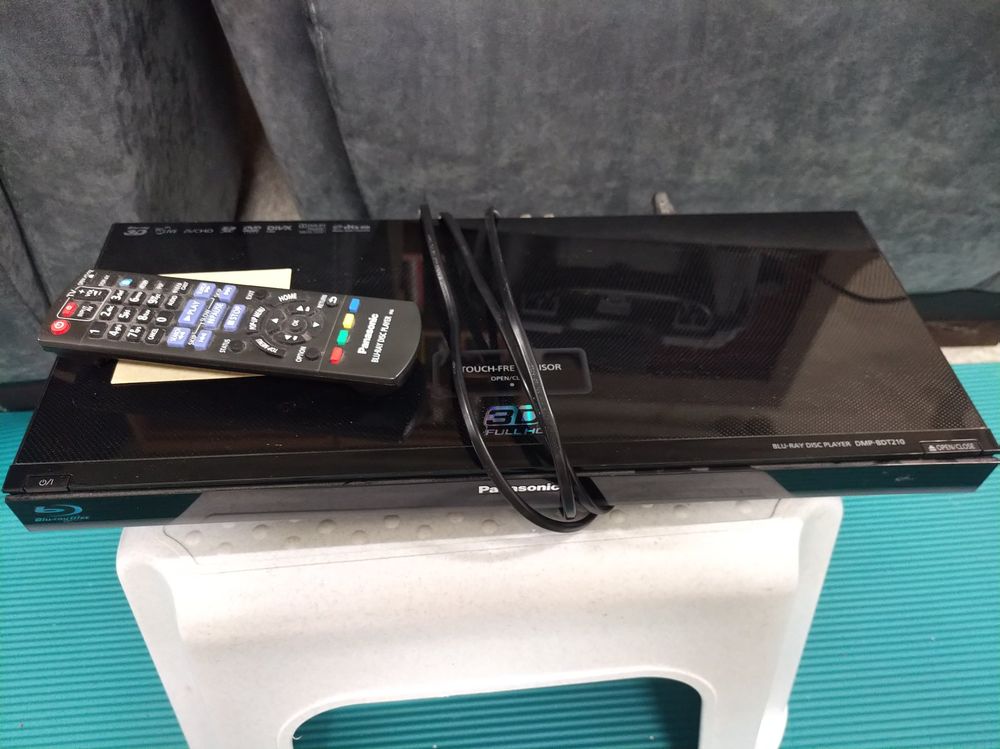 Panasonic Blu-ray Disc Player DMP-BDT210 | Kaufen auf Ricardo