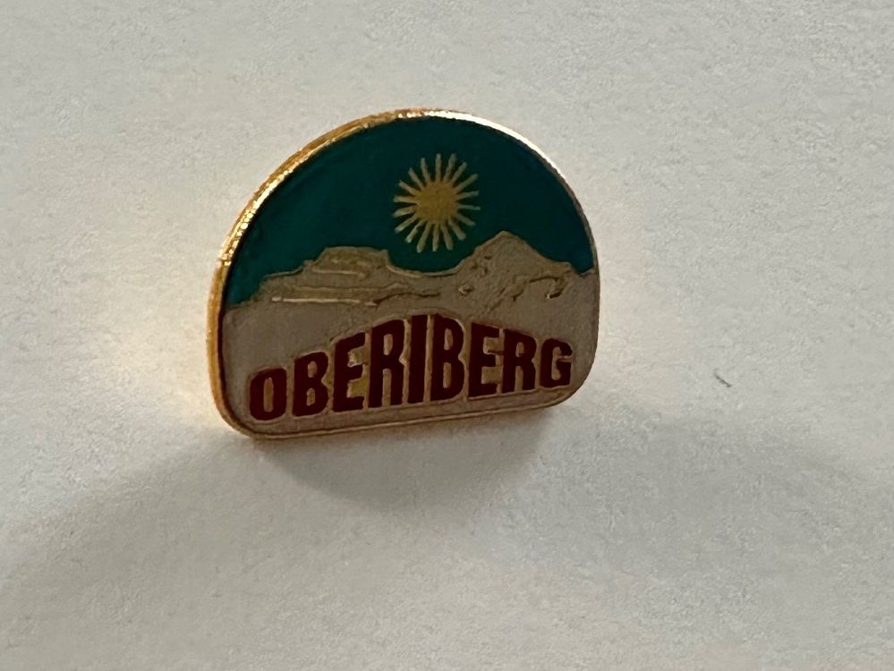 Oberiberg Pin (Gebraucht) in Gutenswil für CHF 4.5 – mit Lieferung auf Ricardo kaufen