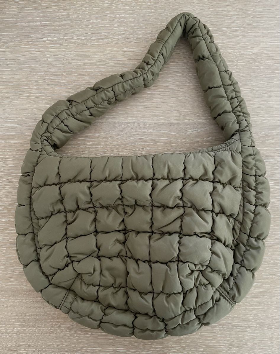 Gesteppte Schultertasche von COS (Neu (gemäss Beschreibung)) in Hirzel ...