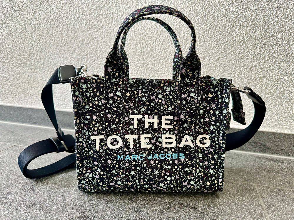 Marc Jacobs Mini Traveler Tote Bag (Gebraucht) in Liebefeld für CHF 71.5 – mit Lieferung auf ...