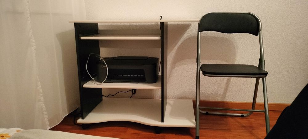 Computer-Tisch mit schiebbarer Tastaturplatte (Gebraucht) in Oberriet ...