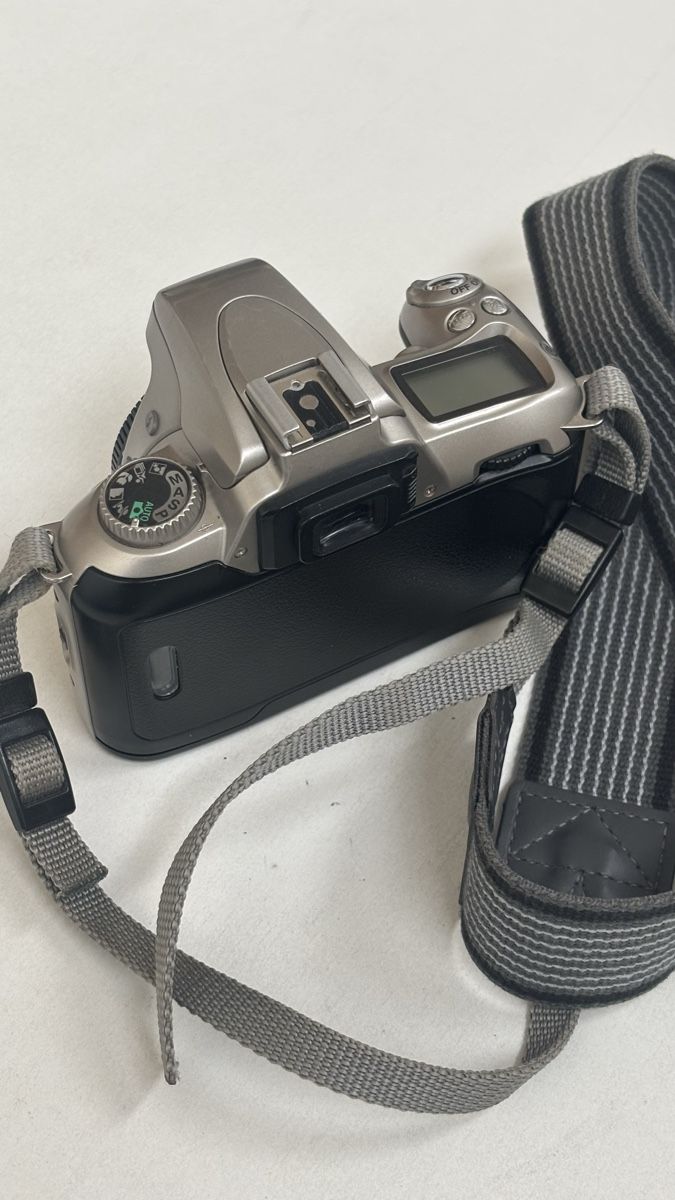 Nikon f55 - 35mm SLR camera - body only (D'occasion) à Lausanne pour ...