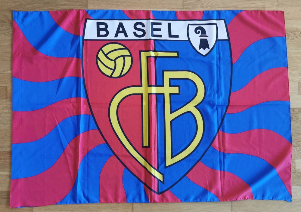 FC Basel Fahne 138 x 97 cm sehr schön (Gebraucht) in Emmenbrücke für ...