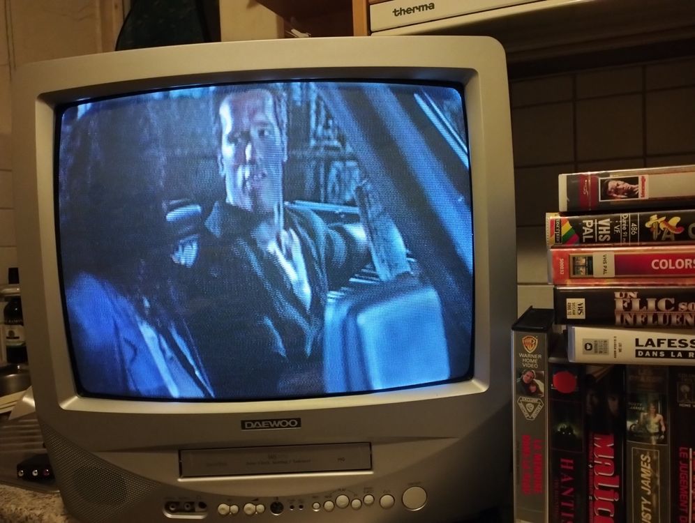 TV vintage Cathodique VHS Integré (D'occasion) à St imier pour CHF 50 ...