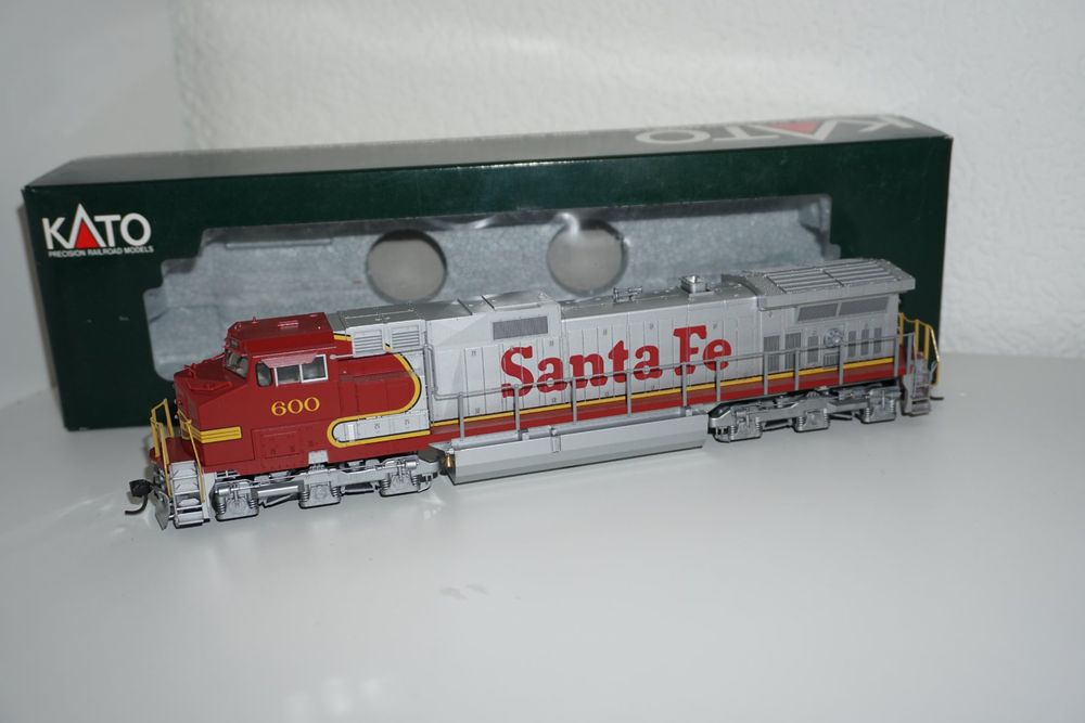 KATO 37-1203 - Santa Fe C44-9W Dash 9 Diesellok H0/DC (Gebraucht) in Matten b. Interl für CHF 62 ...