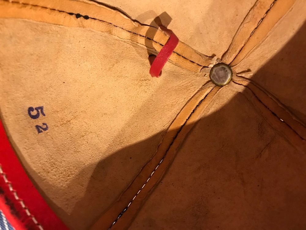 Melkerbluse mit Chüjerchäppi (Gebraucht) in Sempach für CHF 60 – mit ...