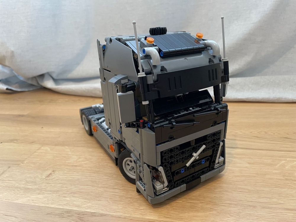 Lego Technic - Volvo Lastwagen (Neu (gemäss Beschreibung)) in Salmsach ...