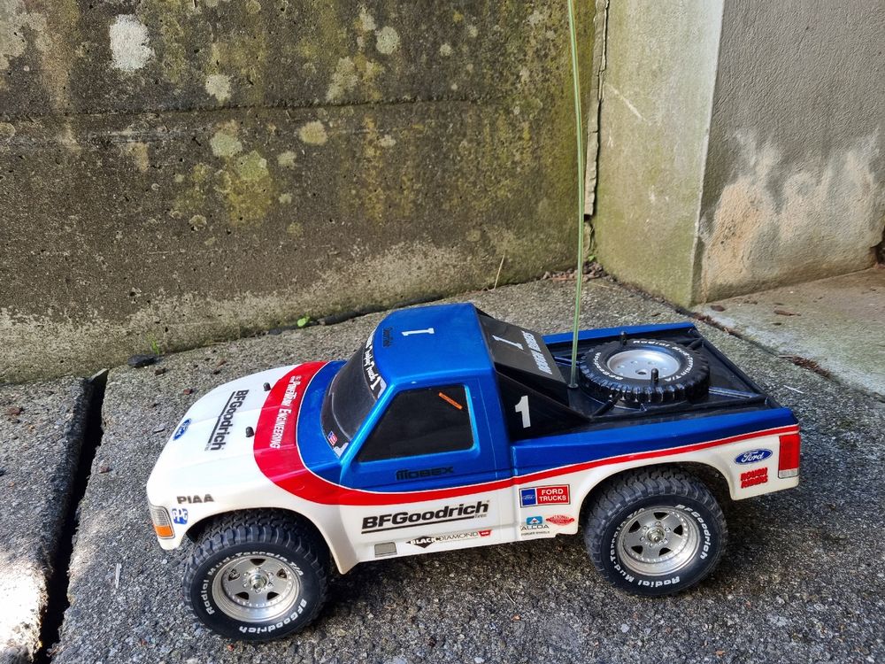 Camion radiocomandato vintage Ford F-150 Rough Rider anni 90 (Gebraucht) in Ostermundigen für ...