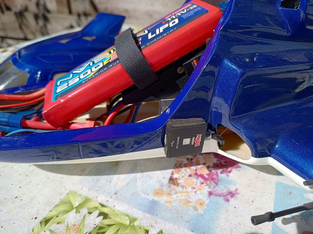 Blade 450 mit Djj Naza im Airwolf Rumpf | Kaufen auf Ricardo