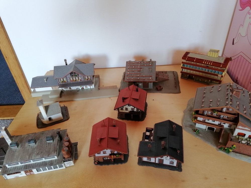 Modellhäuser / Dorf / Bahnhof / Kirche / Fabrik Spur N (Gebraucht) in Oberbüren für CHF 26 – nur ...