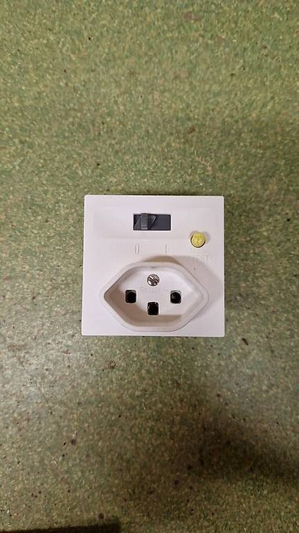 FI-Steckdose Feller EDIZIOdue Typ 23 (Gebraucht) in Erstfeld für CHF ...