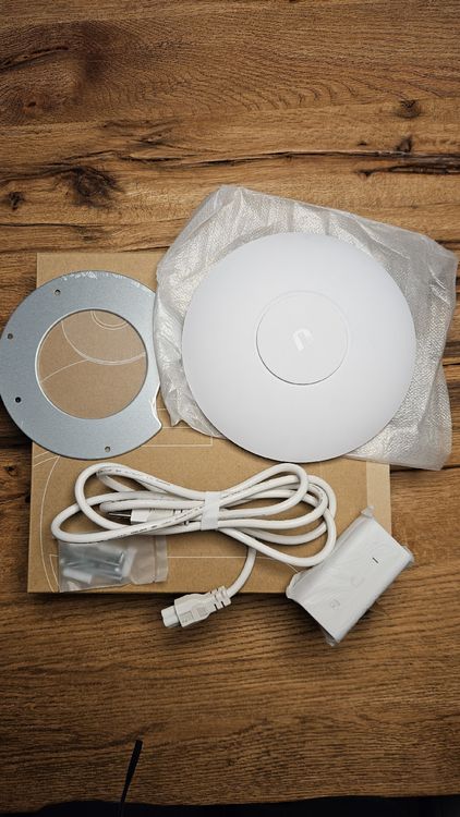 Ubiquiti Access Point UAP-AC-PRO inkl. POE Injector (Gebraucht) in ...