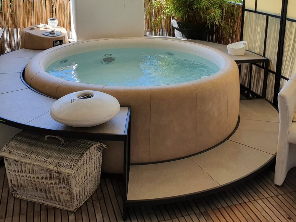 Softub Legend Umrandung (Gebraucht) in für CHF 4 – nur Abholung auf Ricardo kaufen