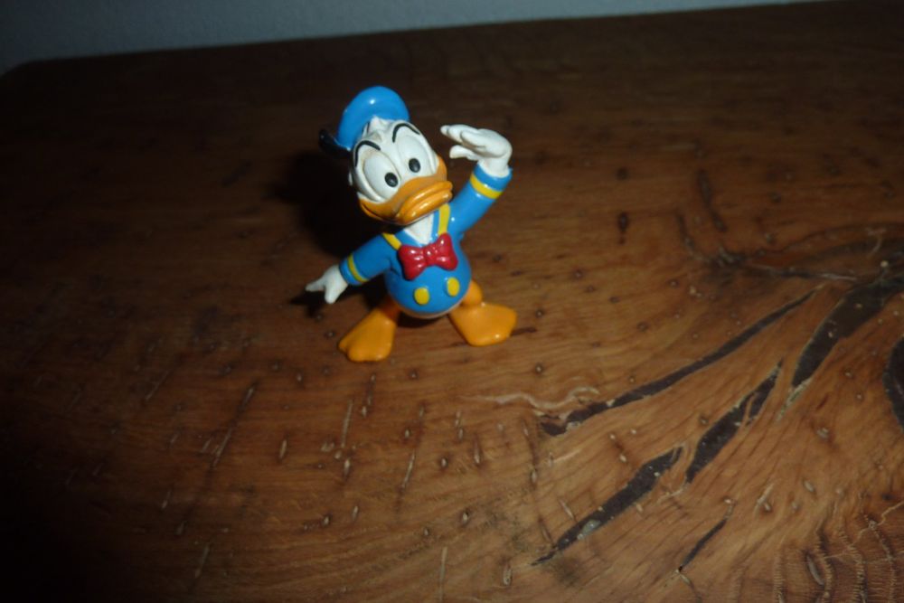 Donald Duck, Walt Disney Figur, Bully (Gebraucht) in Lausen für CHF 3 – mit Lieferung auf ...