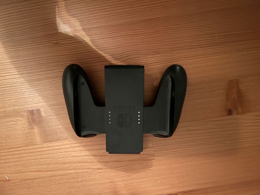 Nintendo Switch Joy-Con-Aufladehalterung (Neu (gemäss Beschreibung)) in Mönchaltorf für CHF 22 ...