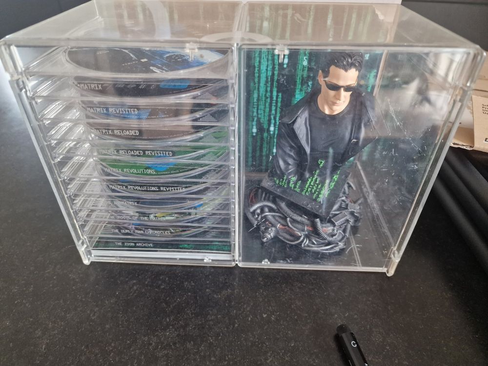 Matrix Box mit Neo Figur (Gebraucht) in Winterthur für CHF 1 – mit ...
