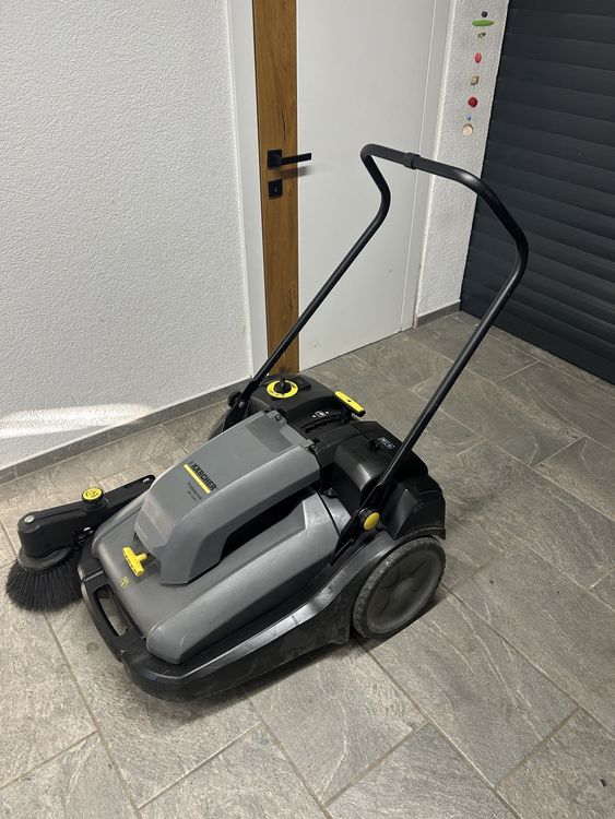 Kärcher Kehrmaschine Akku Herbst Laub Garten Terrasse rein (Gebraucht) in Uttigen für CHF 350 ...