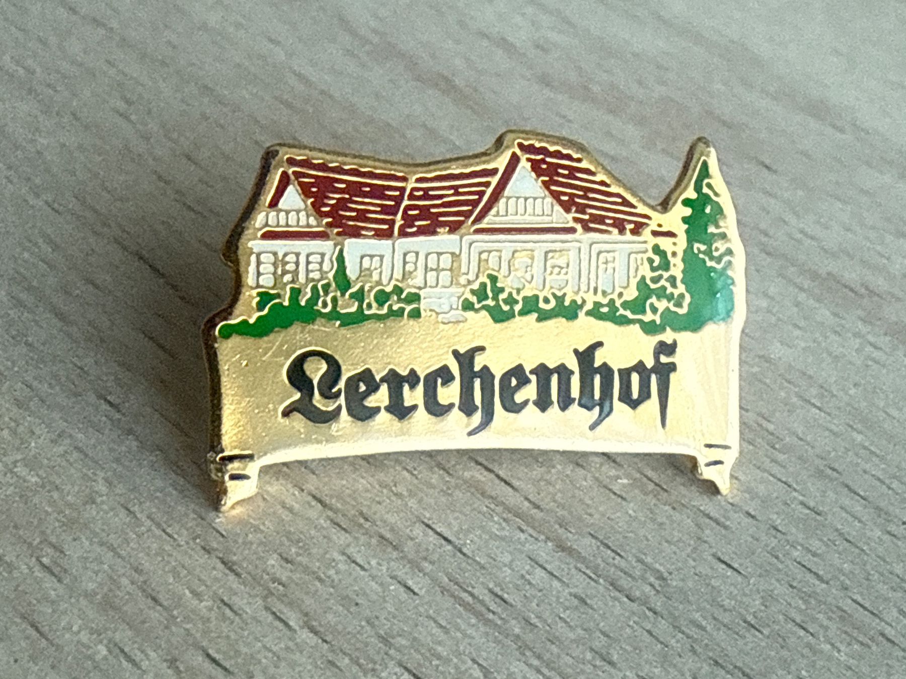 Pin Lerchenhof (Gebraucht) in Glattbrugg für CHF 1 – mit Lieferung auf ...