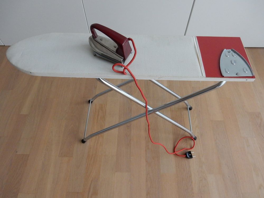 antikes Spielzeug: Bügelbrett und Bügeleisen VOLTA Vintage (Gebraucht ...