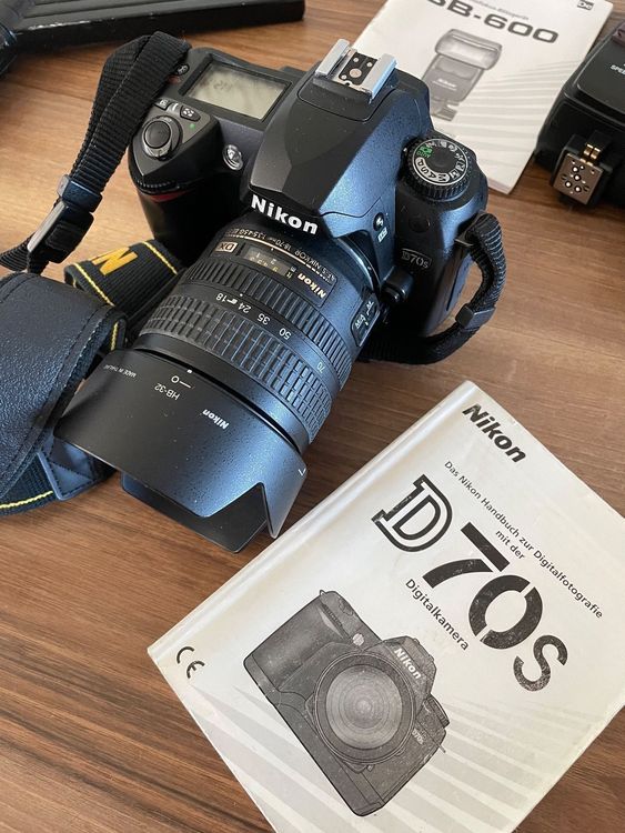 Nikon D70s mit Objektiv AF-S NIKKOR 18-70mm und Blitz Gerät (Gebraucht) in Zürich für CHF 81 ...